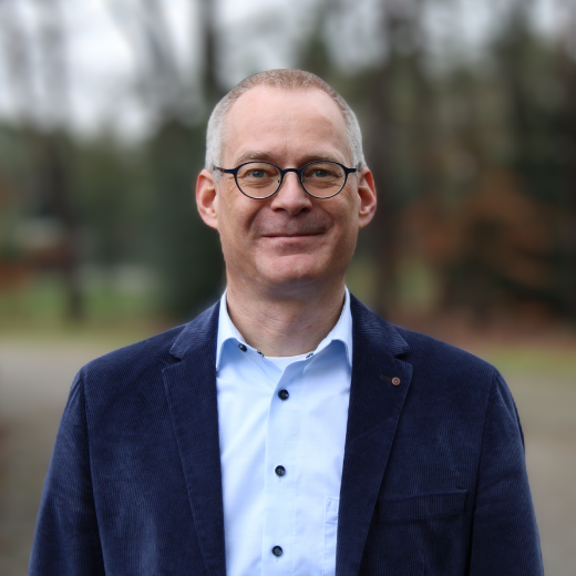 Pieter Nooren - Future Network Services